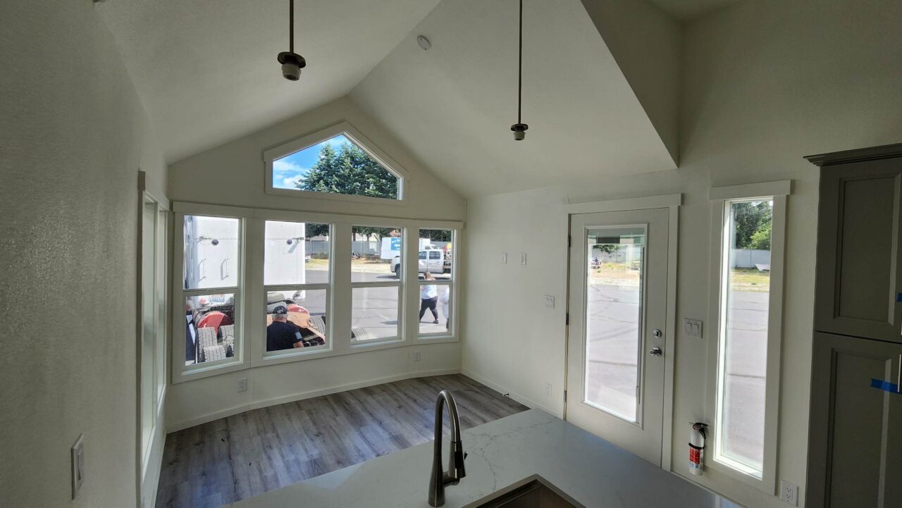 HNDZ Porch model with loft | Park Model Homes