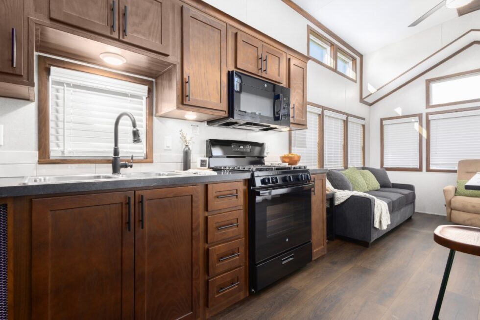 Kropf Lakeside FT-LR Corner ENT | Park Model Homes